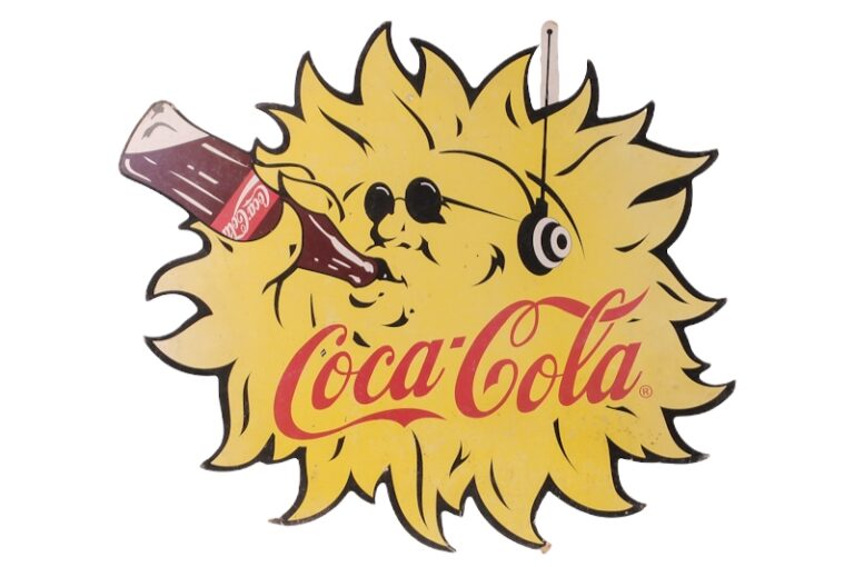 Coca Cola Werbeschild Werbetafel Sonne mit Walkman aus den 70iger ...